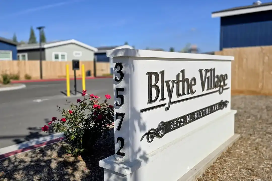 Blythe Village - Fresno, CA 93722 | ApartmentGuide.com