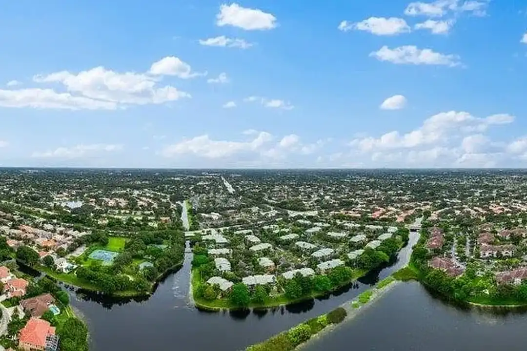 Club Mira Lago Apartments - Coral Springs, FL 33071 | ApartmentGuide.com