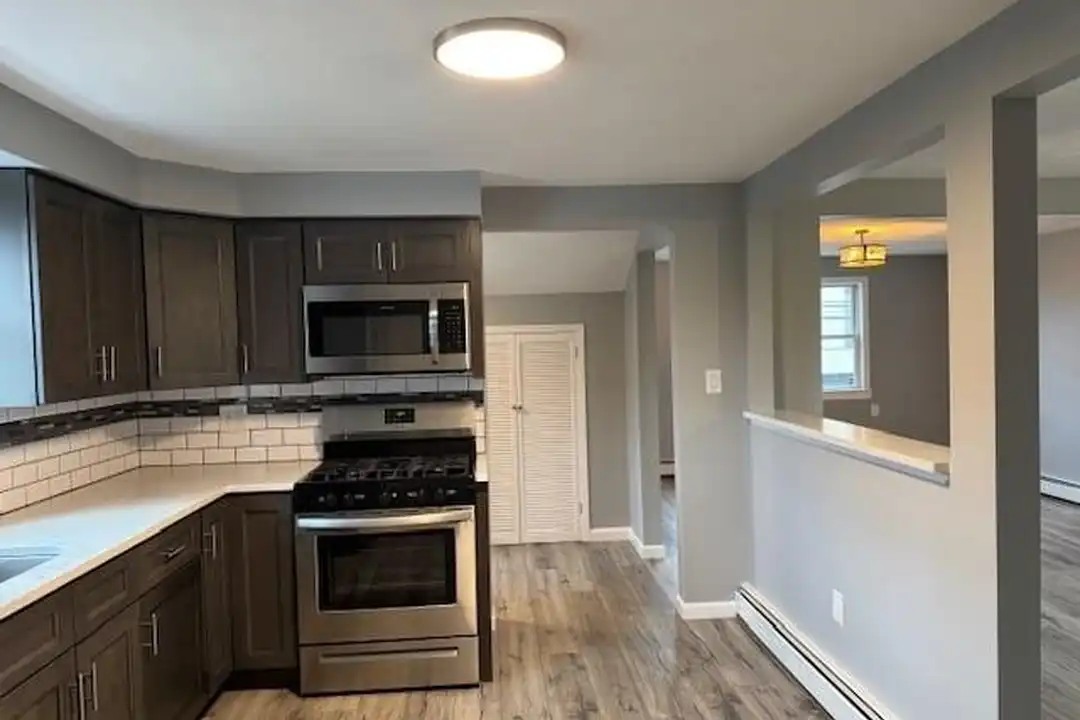 217 Cleveland Ave #2 - Mineola, NY 11501 | ApartmentGuide.com