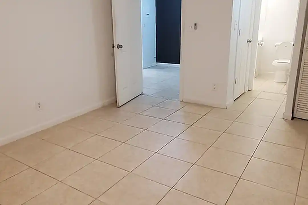 University Place Apartments - Jacksonville, FL 32277 | ApartmentGuide.com