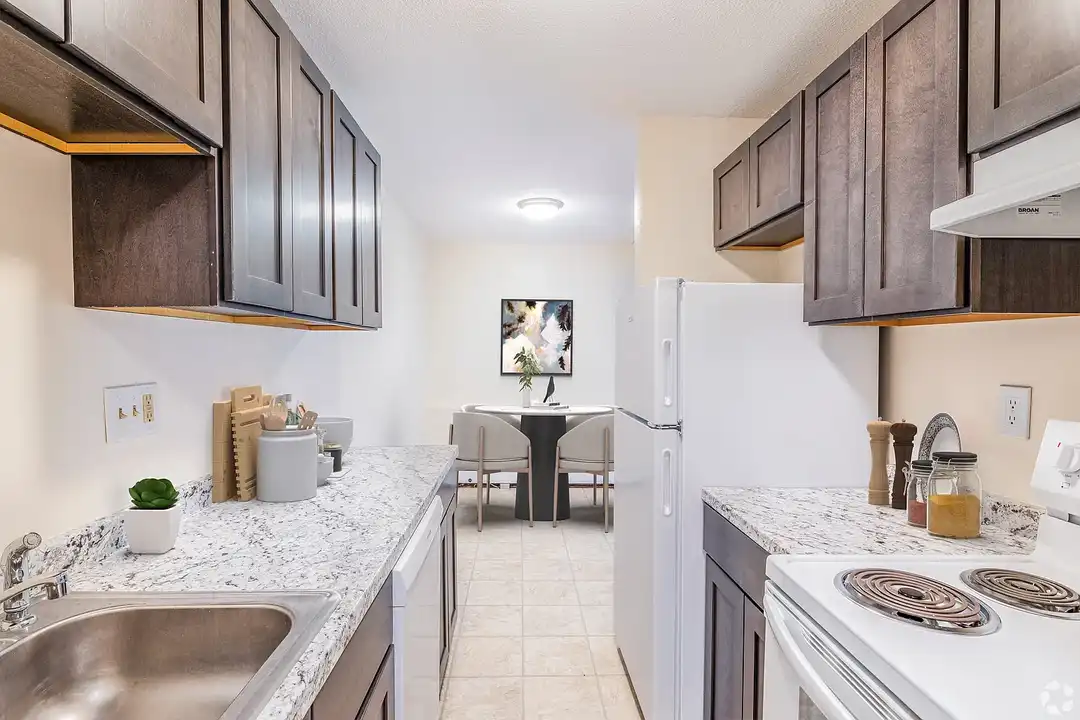 Oak Ridge Village Apartments - Milford, MA 01757 | ApartmentGuide.com