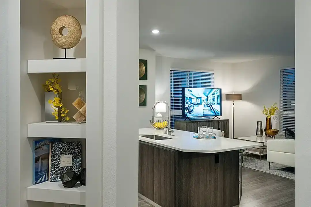 Bell Warner Center - Canoga Park, CA 91303 | ApartmentGuide.com