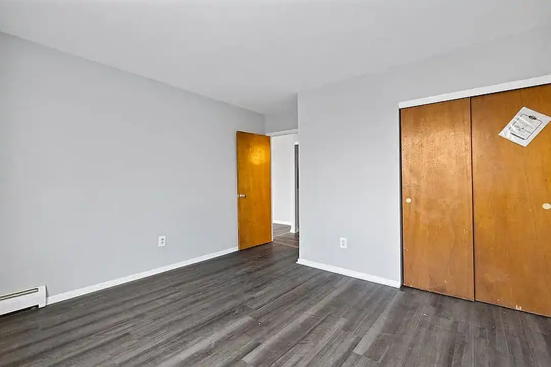 Mount West Apartments - Philadelphia, PA 19126 | ApartmentGuide.com