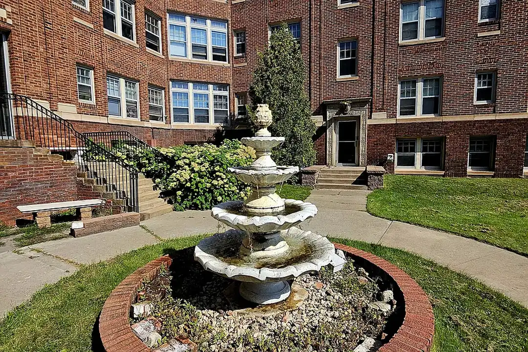 Devonshire Apartments - Duluth, MN 55805 | ApartmentGuide.com