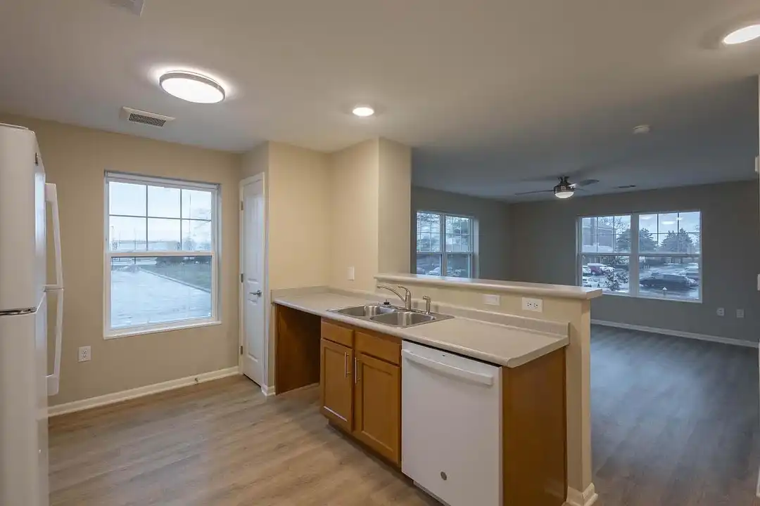 Juniper Crossing - Columbus, OH 43207 | ApartmentGuide.com