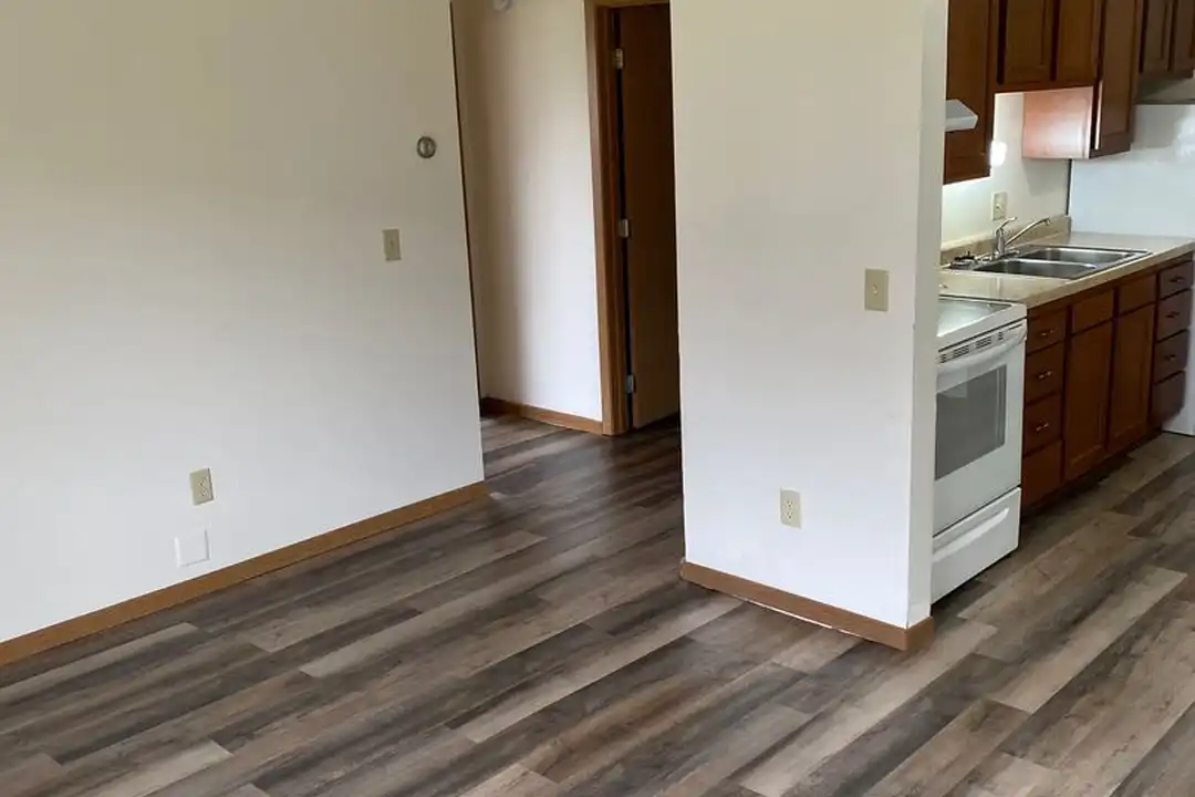 2603 7th Ave S unit 2603-2 - Grand Forks, ND 58201 | ApartmentGuide.com