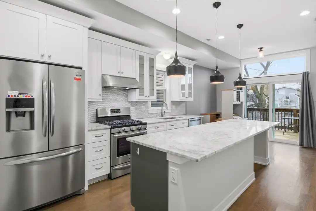 2726 N St Louis Ave #2 - Chicago, IL 60647 | ApartmentGuide.com