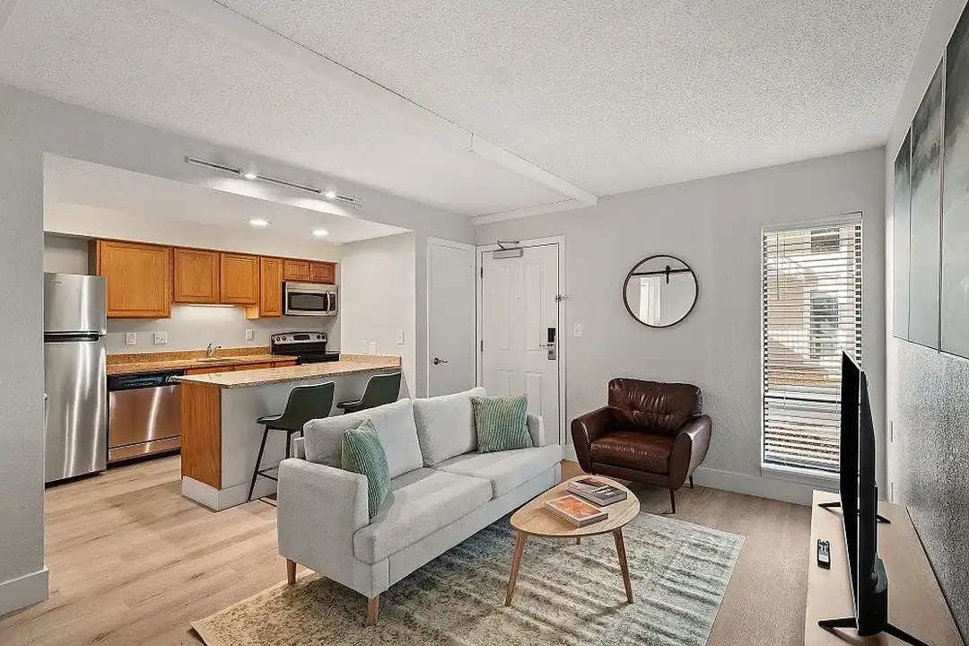 The Landings of Madison Heights - Madison Heights, MI 48071 ...