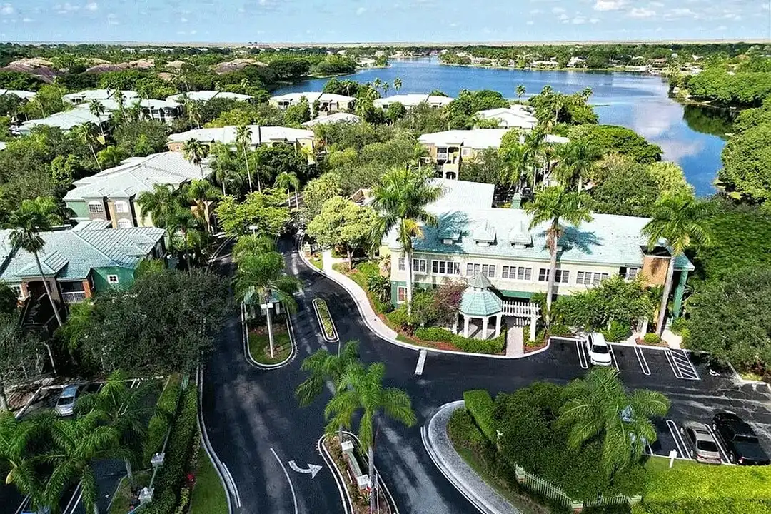 Club Mira Lago Apartments - Coral Springs, FL 33071 | ApartmentGuide.com