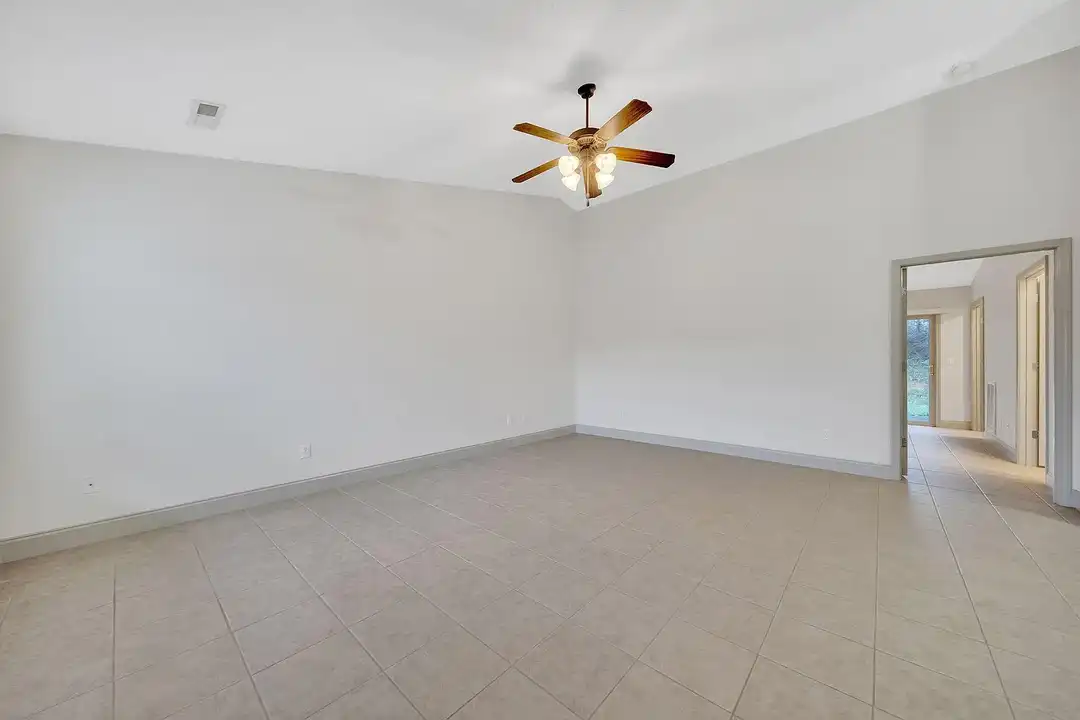 Suncrest Village - Johnson City, TN 37615 | ApartmentGuide.com