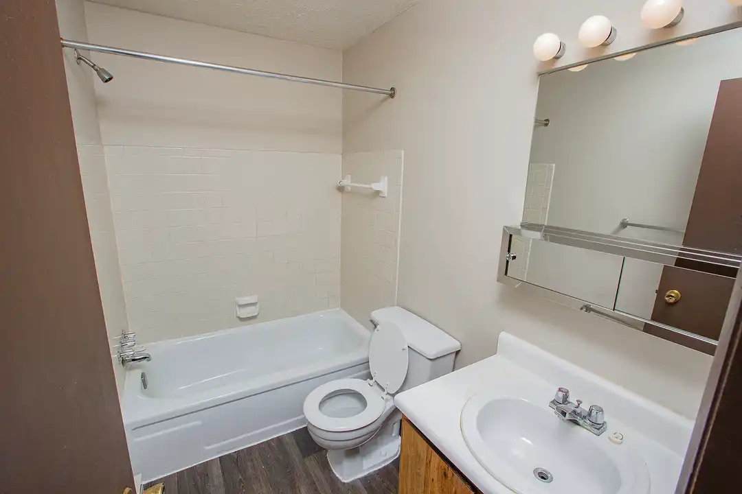 Alcoma on the Green - Pittsburgh, PA 15235 | ApartmentGuide.com