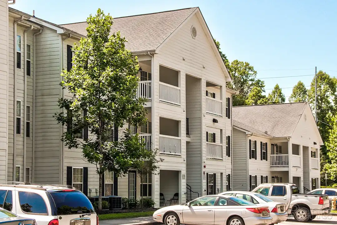 Hallmark at Oak Ridge Apartments - Oak Ridge, TN 37830 | ApartmentGuide.com