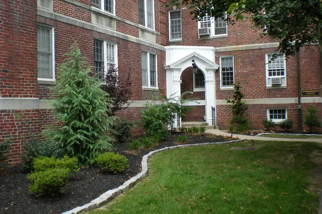 Haddonfield Manor - Haddonfield, NJ 08033 | ApartmentGuide.com