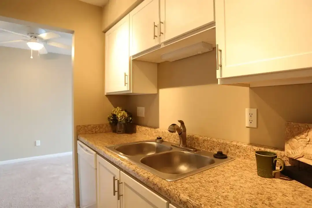 Stadium View Apartments - Columbus, OH 43212 | ApartmentGuide.com