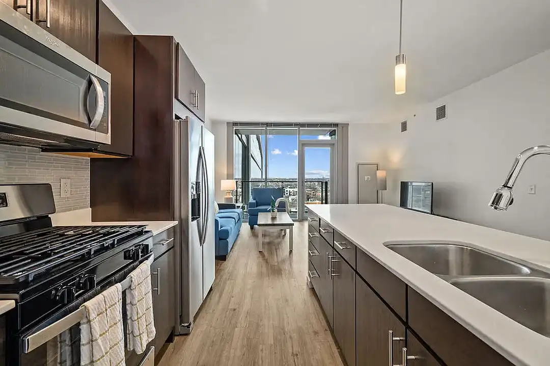 Halsted Flats - Chicago, IL 60613 | ApartmentGuide.com