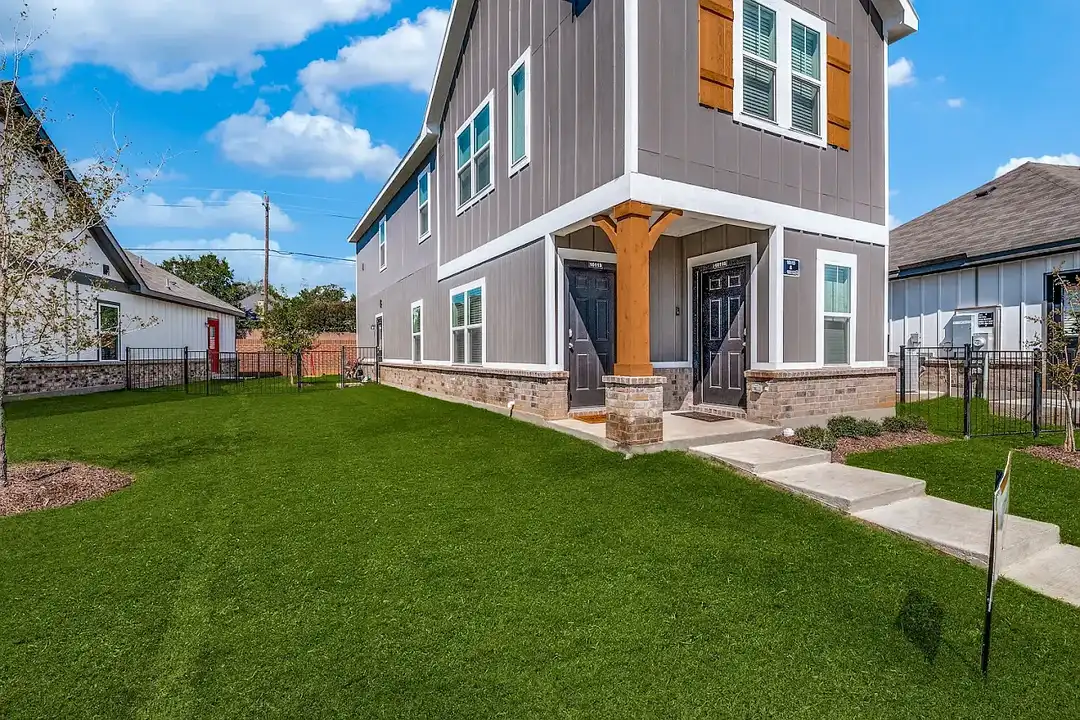 The Cottages at Bell Station - Hurst, TX 76053 | ApartmentGuide.com