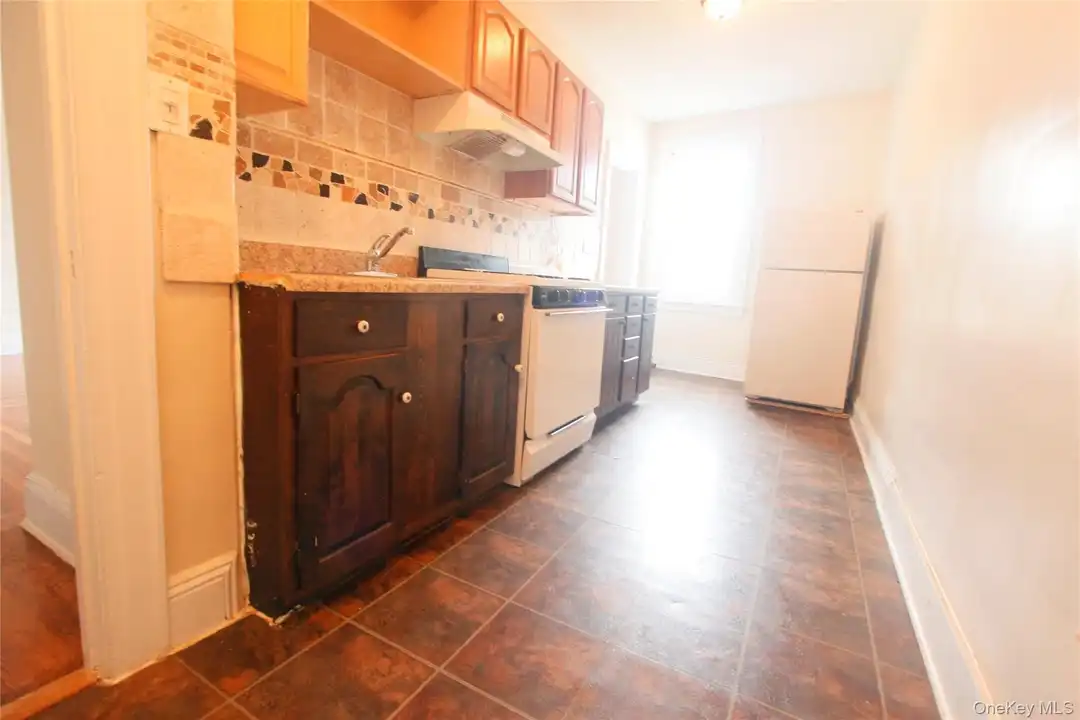 477 Merrick Rd - Lynbrook, NY 11563 | ApartmentGuide.com