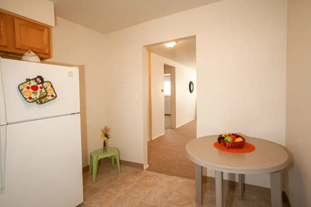 State Place Apartment Homes - Chesterton, IN 46304 | ApartmentGuide.com