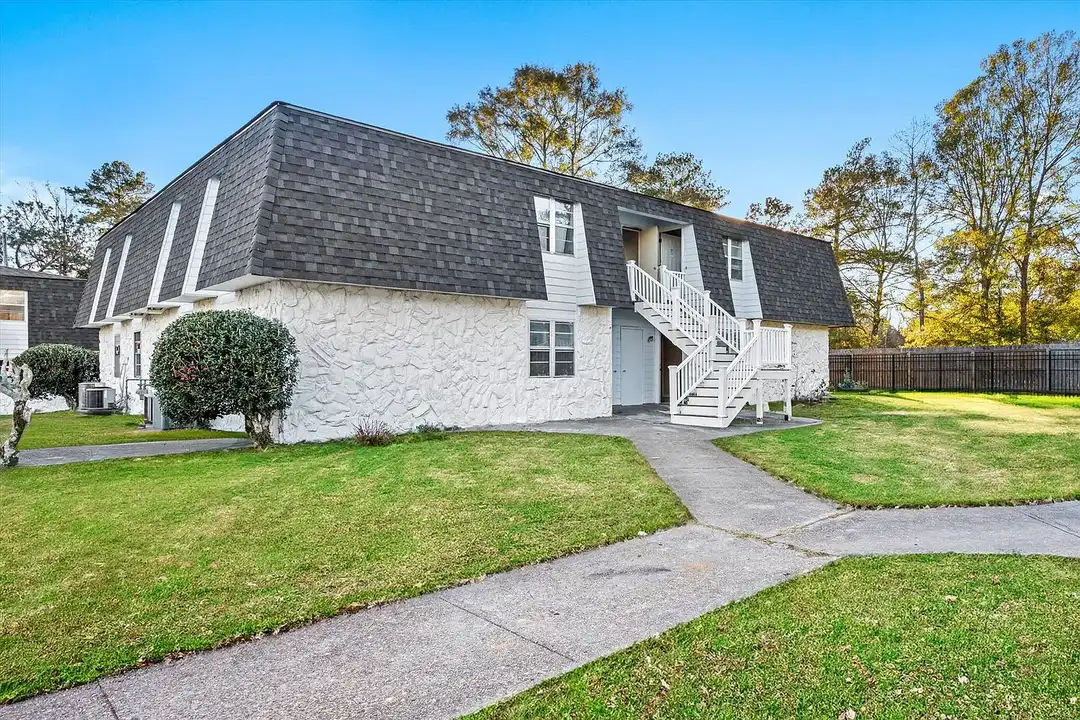 Main Street Villas - Lumberton, MS 39455 | ApartmentGuide.com