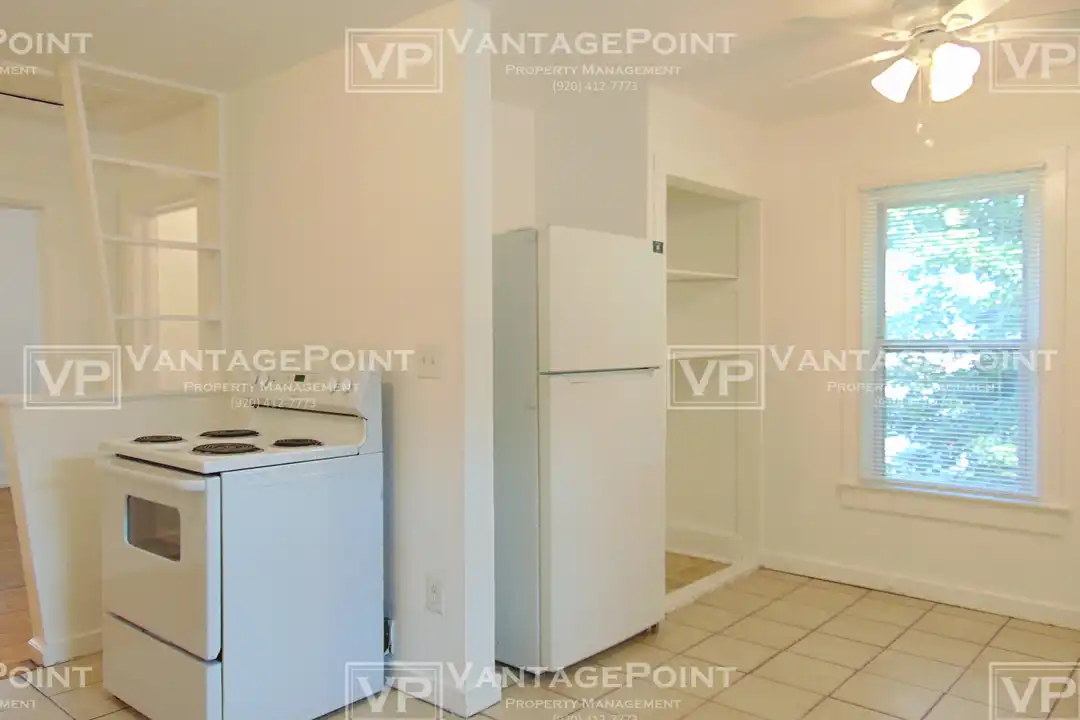 127 S Van Buren St - Green Bay, WI 54301 | ApartmentGuide.com