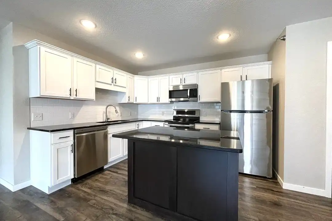 Gateway Place Apartments - Eau Claire, WI 54701 | ApartmentGuide.com