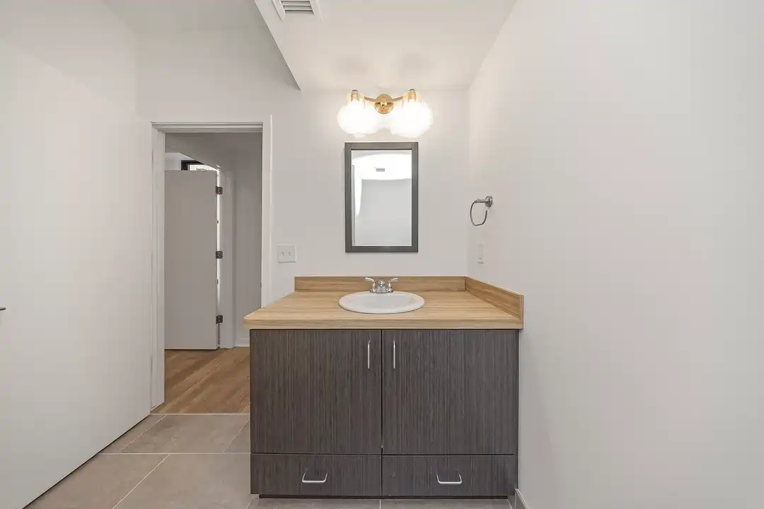 The Saxer Detroit - Detroit, MI 48202 | ApartmentGuide.com