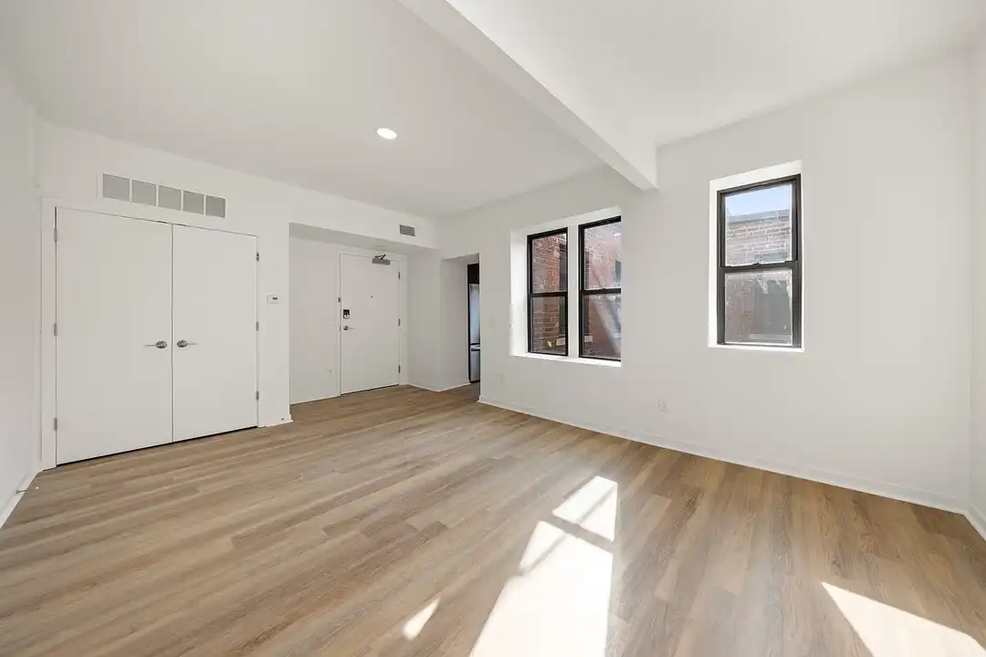 The Saxer Detroit - Detroit, MI 48202 | ApartmentGuide.com