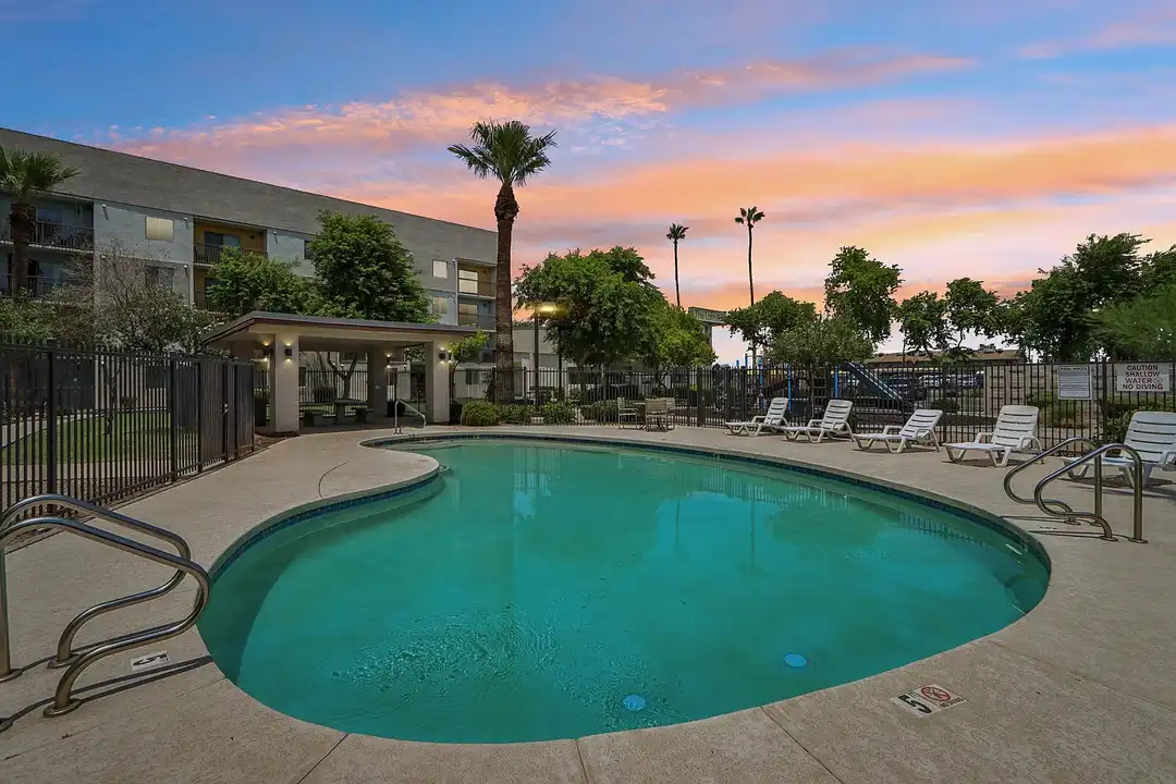 Lofts@ 10 - Phoenix, AZ 85006 | ApartmentGuide.com