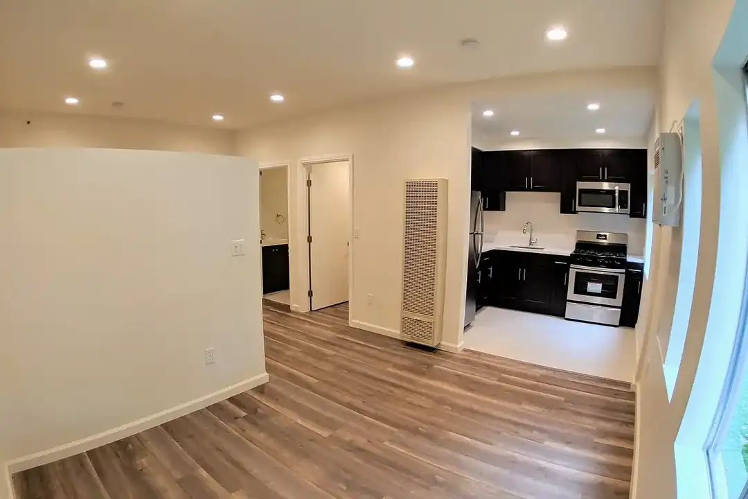841 W 23rd St - Los Angeles, CA 90007 | ApartmentGuide.com