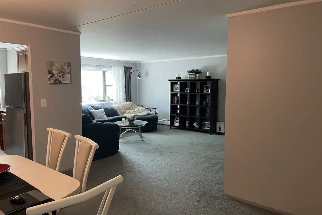 100 Clinton Ave unit 2n - Mineola, NY 11501 | ApartmentGuide.com