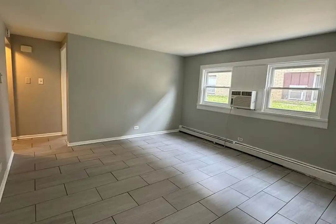 18417 Torrence Ave unit 1 - Lansing, IL 60438 | ApartmentGuide.com