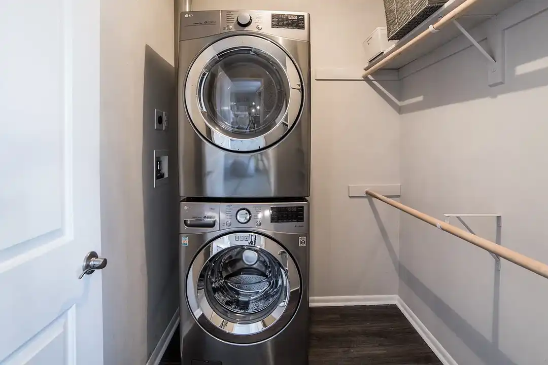 Chelsea Village - Indianapolis, IN 46260 | ApartmentGuide.com