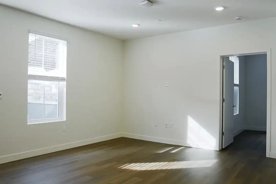 Crescent Apartments - Roseville, CA 95678 | ApartmentGuide.com