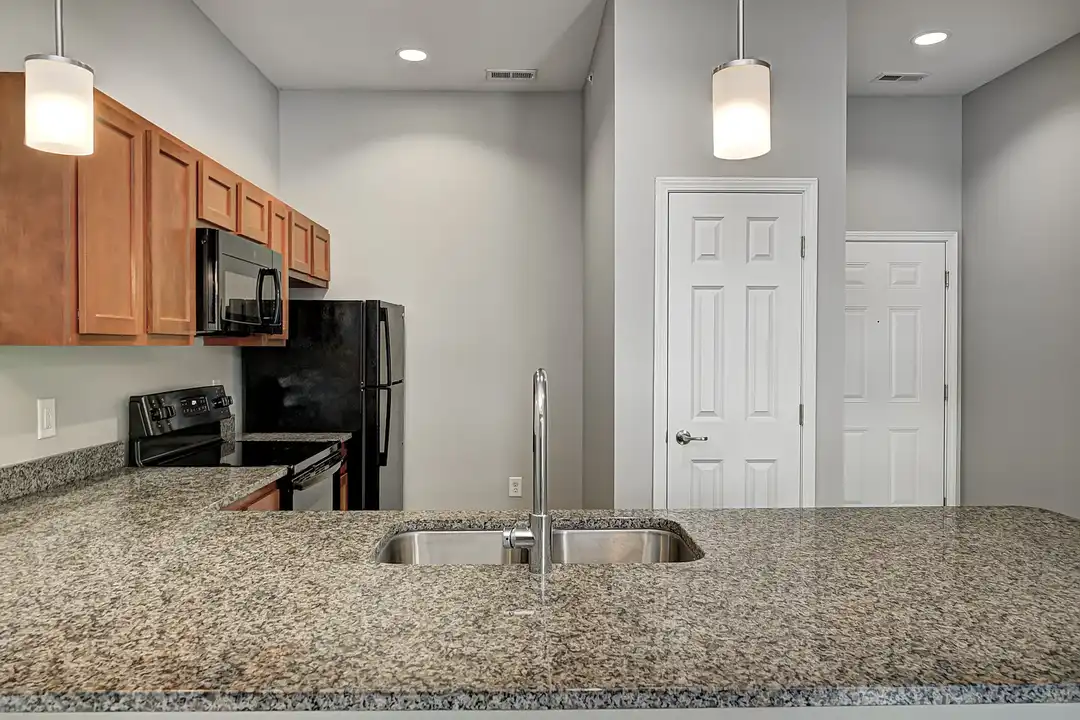 Slate Run Lofts and Apartments - Indianapolis, IN 46268 ...
