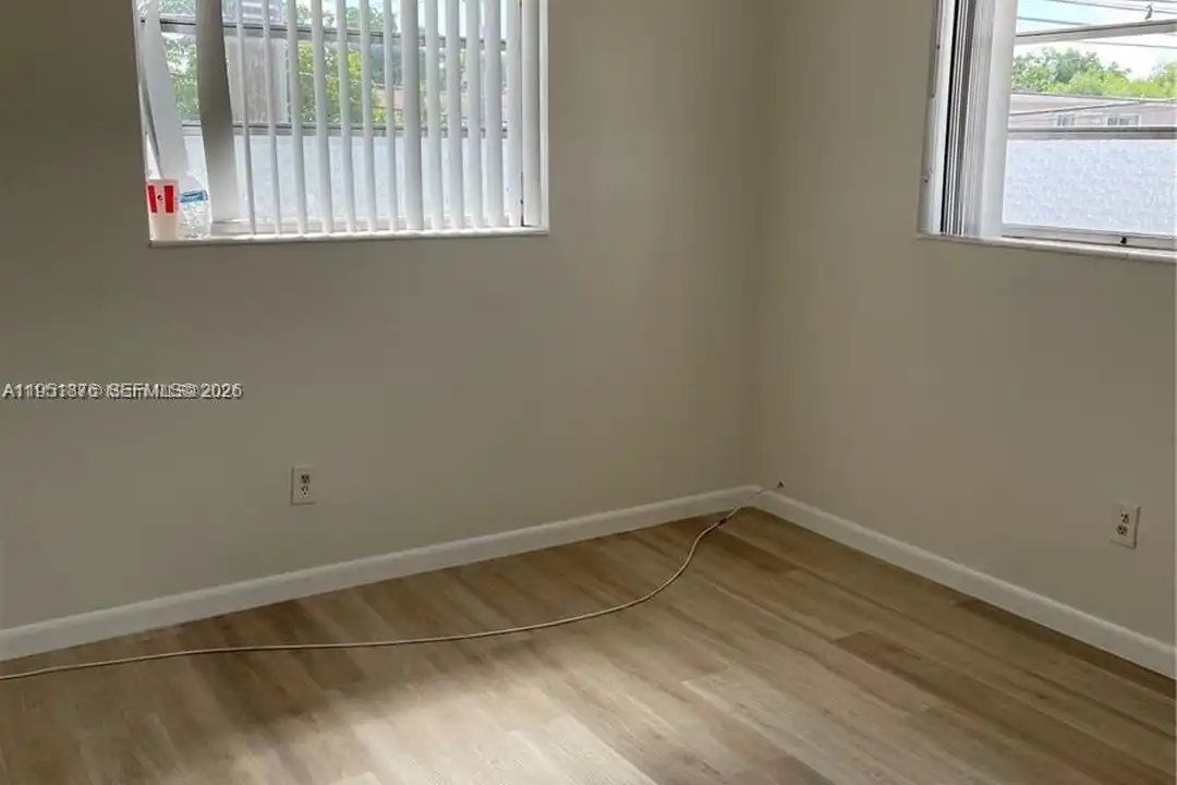 1057 SW 7th St unit 3 - Miami, FL 33130 | ApartmentGuide.com