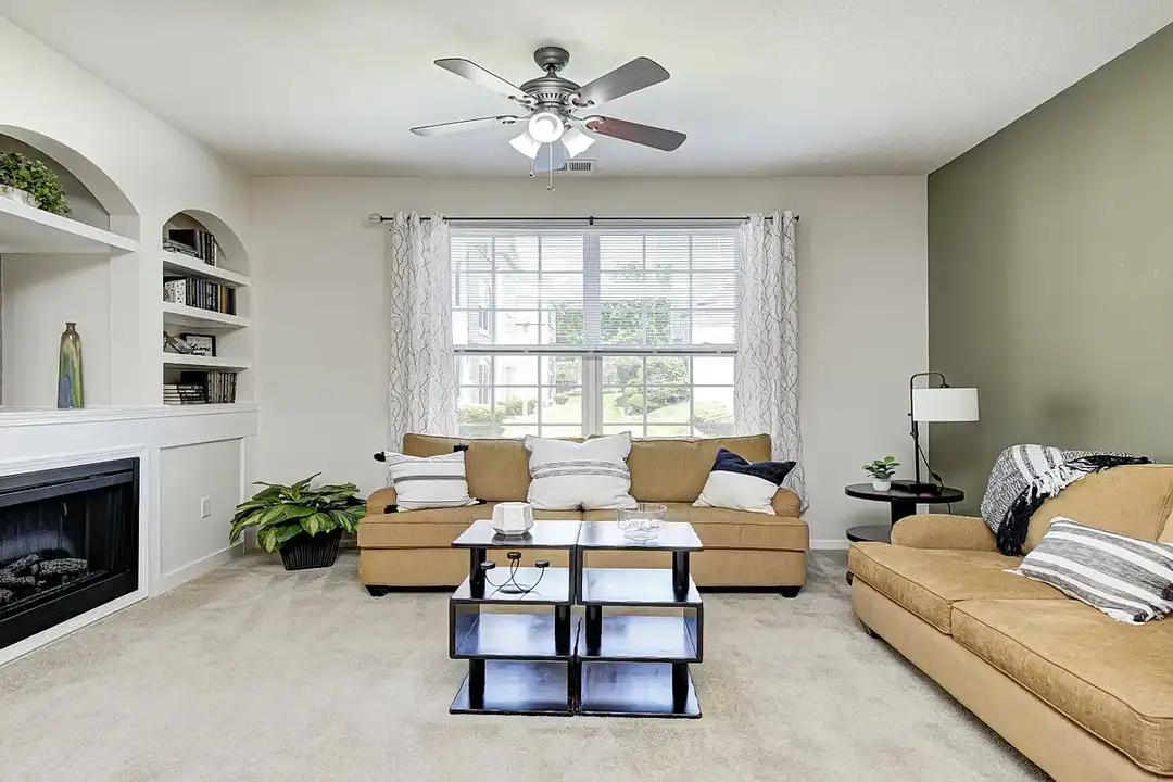 StoneBridge Luxury Apartment Homes - Indianapolis, IN 46227 ...