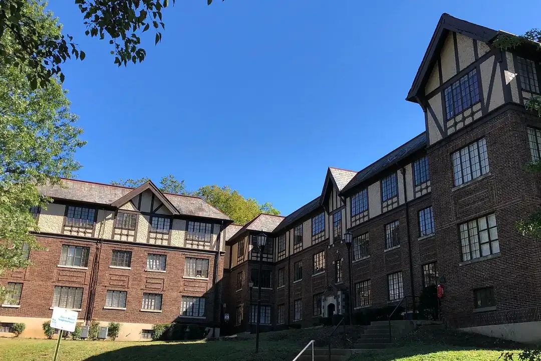 Baringer Manor - Louisville, KY 40204 | ApartmentGuide.com