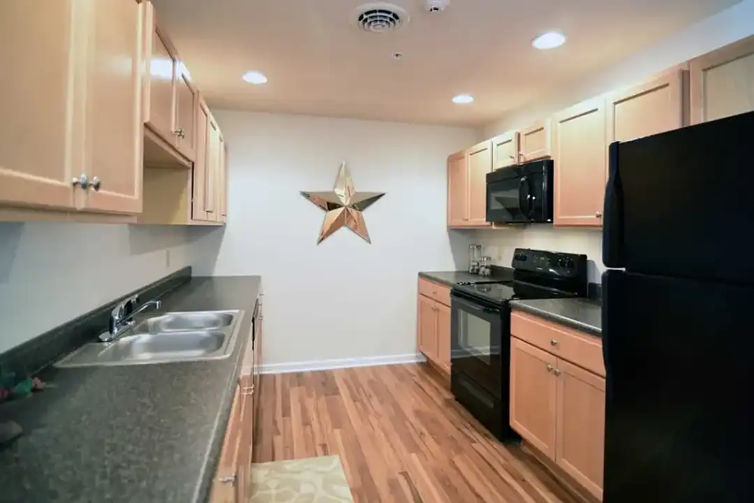 Iron Point Apartments - Troy, NY 12180 | ApartmentGuide.com