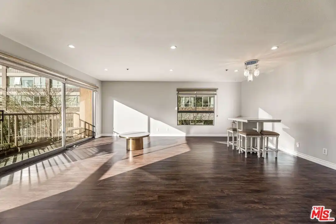 727 S Ardmore Ave #106 - Los Angeles, CA 90005 | ApartmentGuide.com