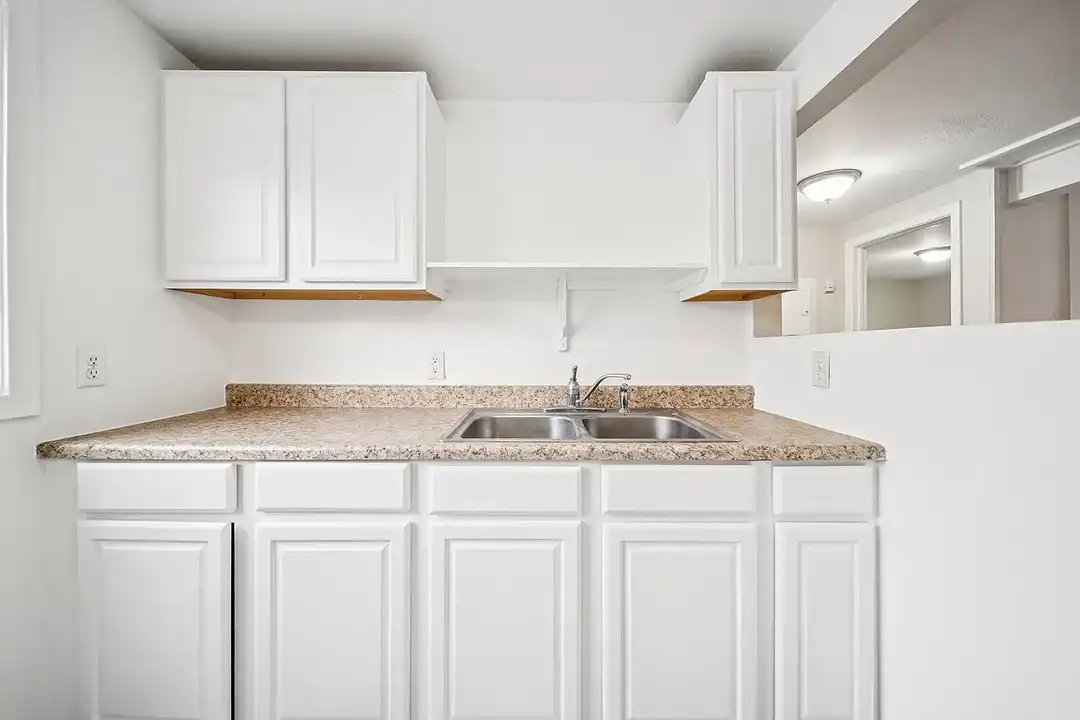 Romig Court - Anchorage, AK 99503 | ApartmentGuide.com