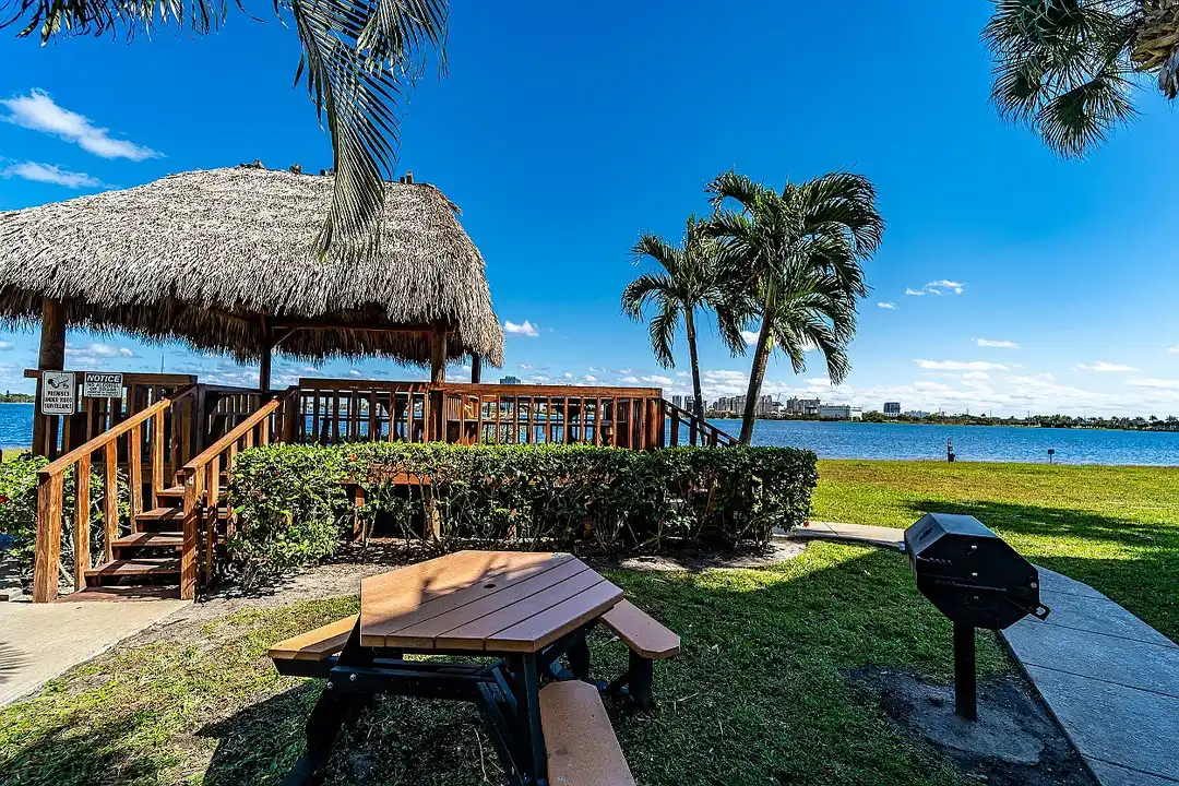 Bella Lago Vista - West Palm Beach, FL 33401 | ApartmentGuide.com