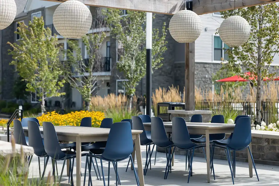 Parkview at Spring Hill Apartments - Akron, OH 44312 | ApartmentGuide.com