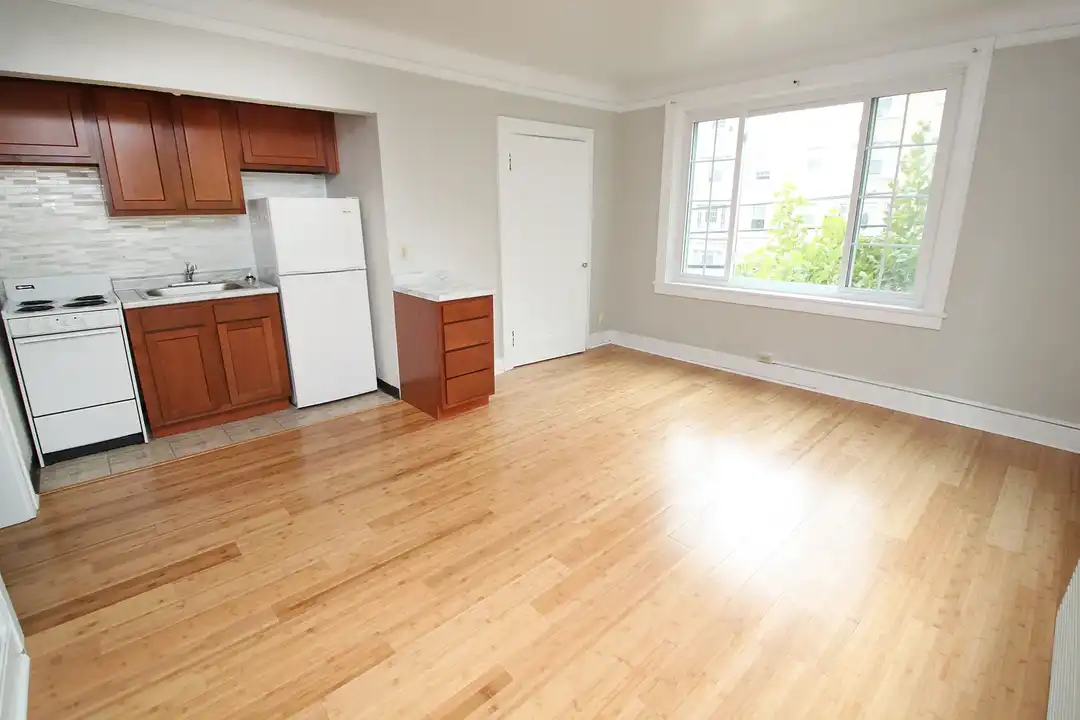 The Adrian - Pittsburgh, PA 15213 | ApartmentGuide.com
