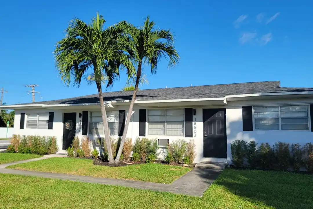 Cottage Cove - Miami, FL 33179 | ApartmentGuide.com