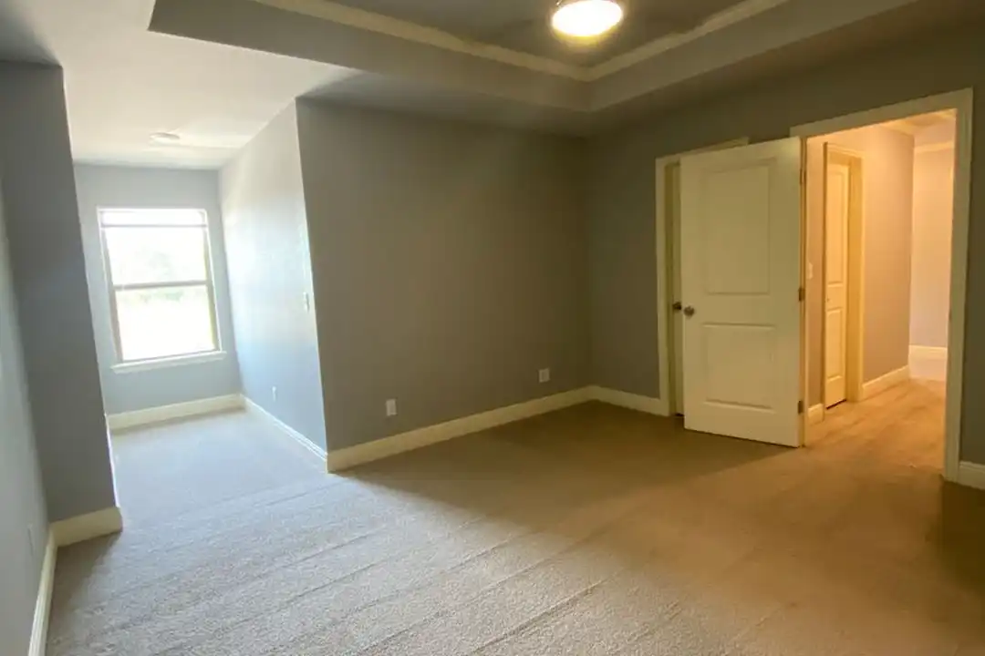 9021 Sandra Wy unit 9021 - Barling, AR 72923 | ApartmentGuide.com