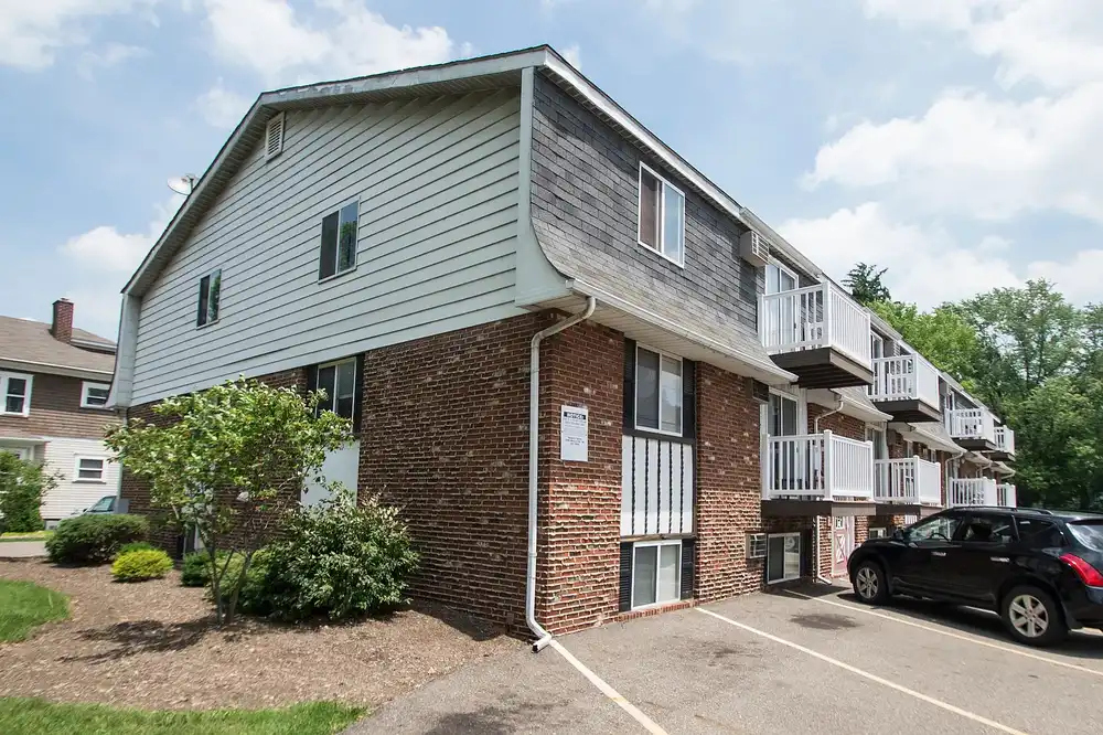 AIY Canton Apartments - Canton, OH 44720 | ApartmentGuide.com